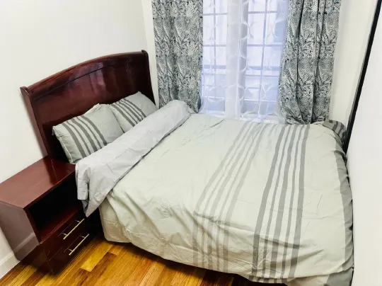 Apparemment Tour Eiffel- La Motte Picquet Grenelle - París