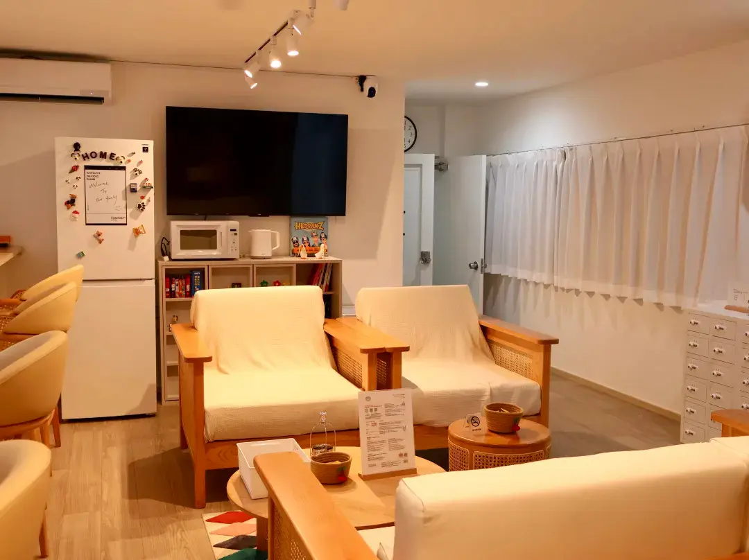 Cozey Retreat Waffle Women's Hostel - Osaka