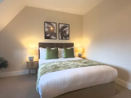 Stylish Double Room With Comfort & Light - Bournemouth