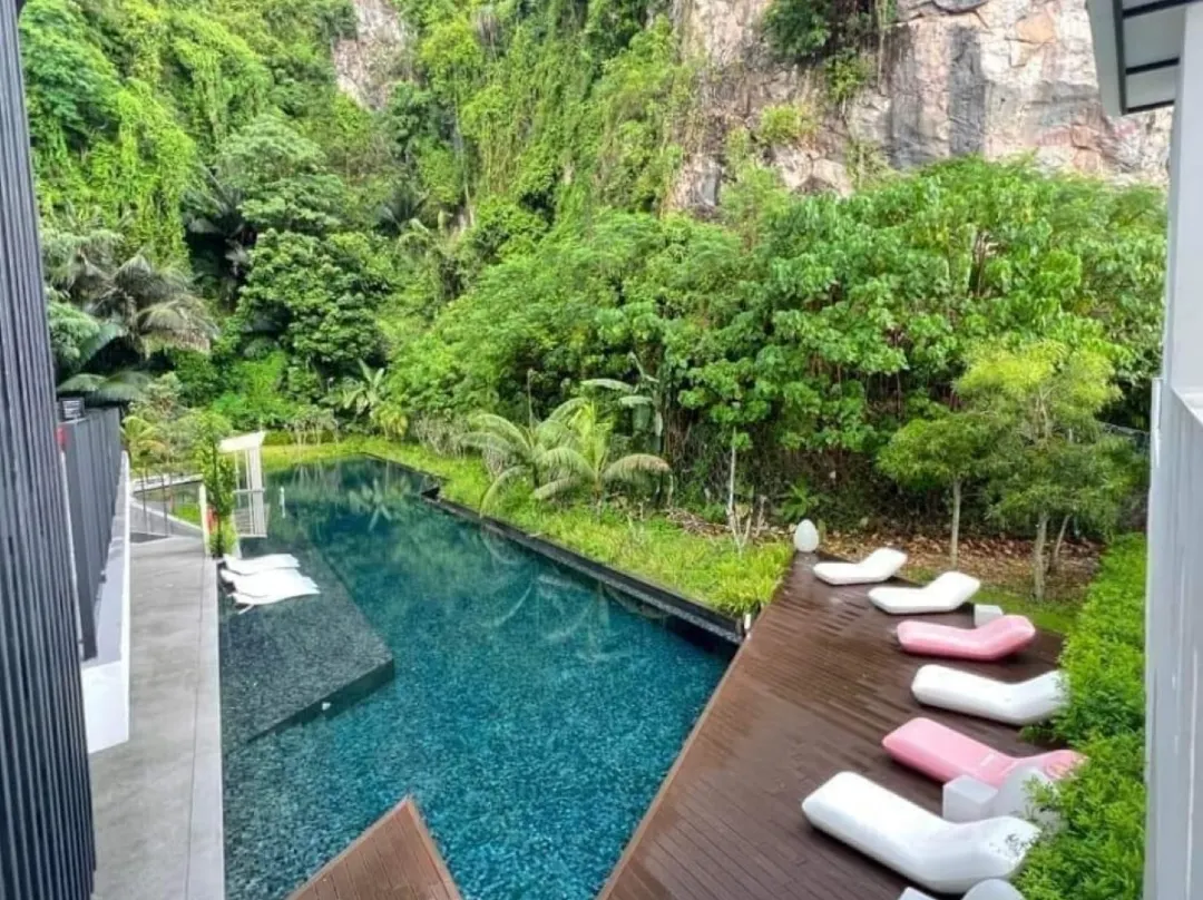 Cozywhite Stay @ The Cove Hillside Residential By Bobo Leisure Management - Ipoh