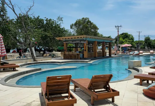 Pine Tree Beach Hotel - Gili-Inseln