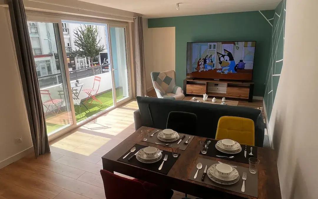 Hyper-centre 3 Chambres 3 Douches Parking & Balcon - Trignac