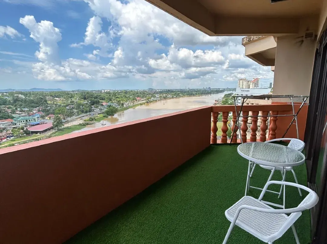 Highfloor Riverbank Suites Level 12 - Kuching