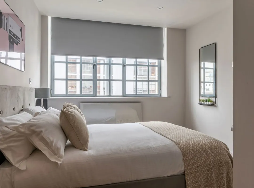 The Eyre Suite Six - Farringdon - By Frankie - Bloomsbury