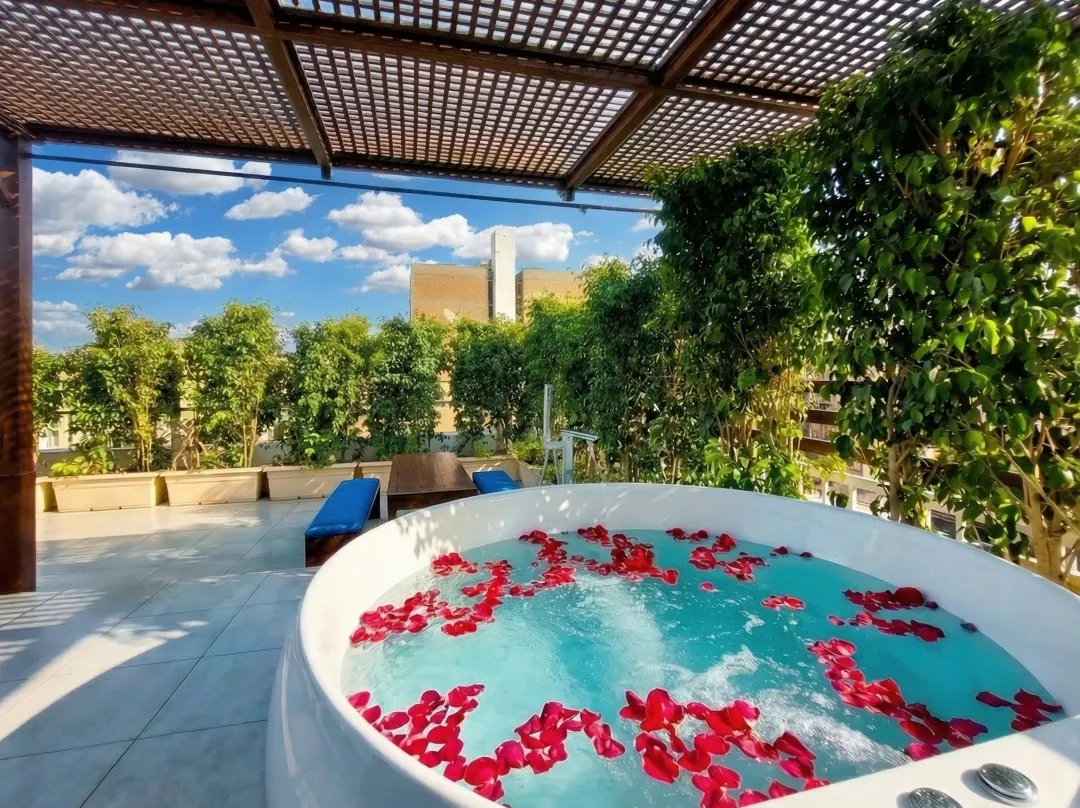 Downtown Private Studio | Rooftop Jacuzzi & Views - Le Caire