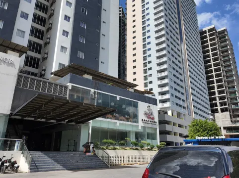 Queensland Manor Condominium Deluxe Suite - Cebu