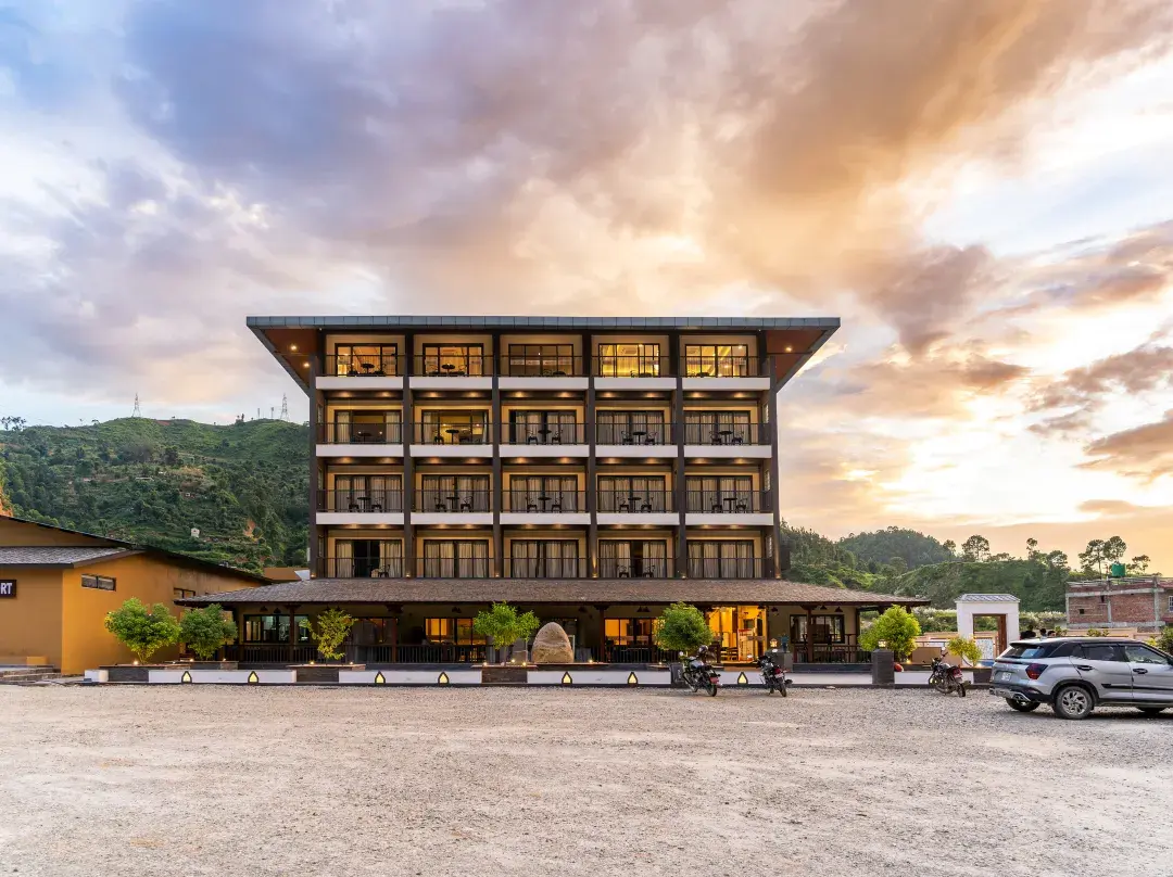 Triple Crown Resort - Tibet