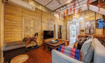 The Anonymous House/Vintage Thai Style/City Center, Bangkok - 2025 ...