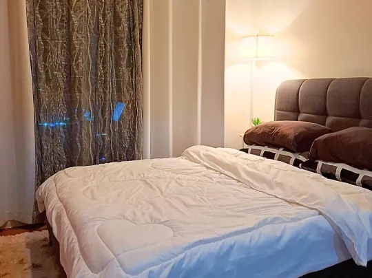 High Floor - Rockwell View | Pool + Pet Friendly - Makati