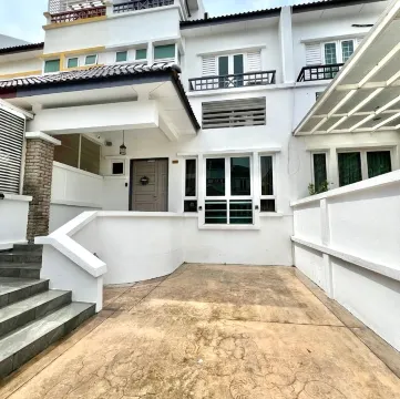 Karpal Singh Drive Seaside Georgetown 4br-15pax By 3c - George Town