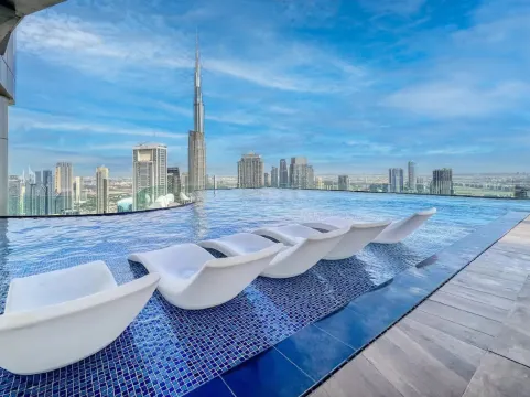 Burj Khalifa View/high Infinity Pool/lux 2br/85"tv - Dubai