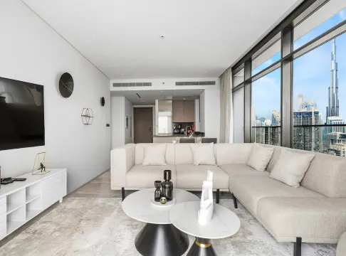 Elegant 3br W/ Canal & Burj Khalifa Views - Dubai