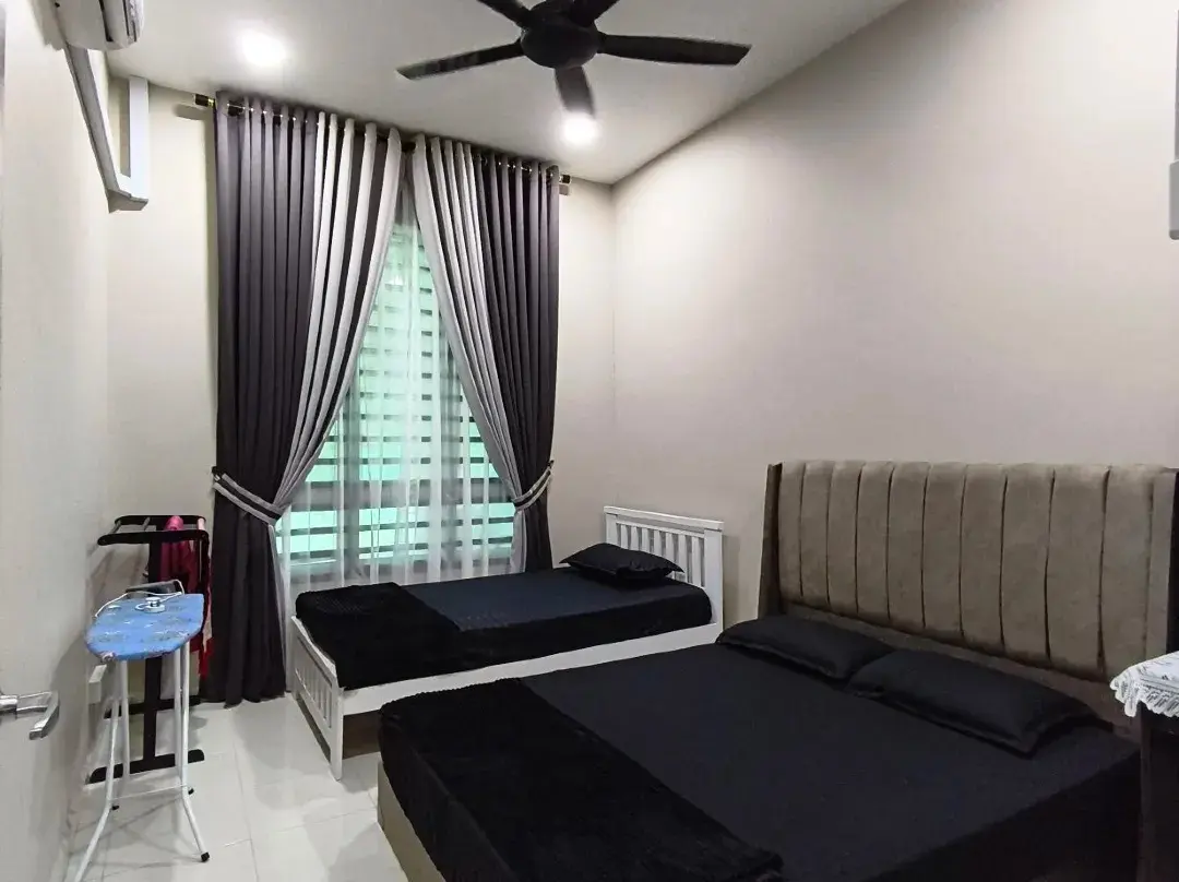 Insyirah Homestay @ Sepat Beach - 쿠안탄