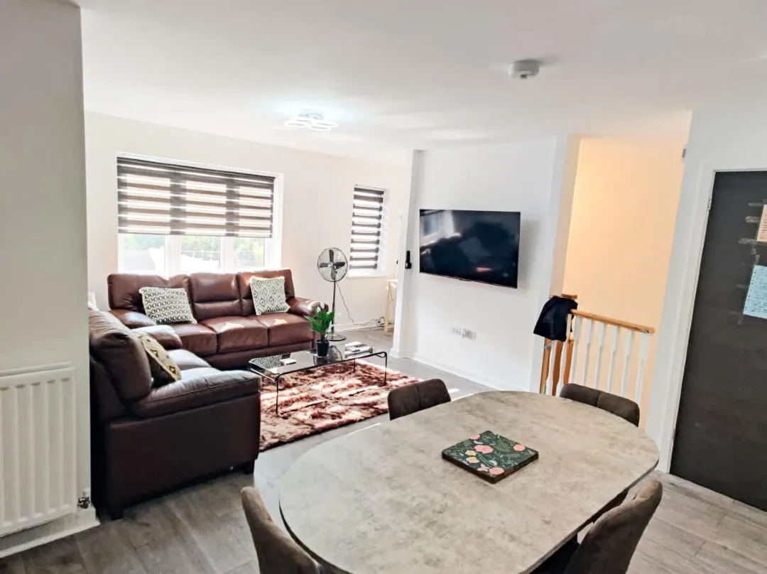 2 Bed Stylish Home Close 2 City Centre & Rail Station - Chesterfield
