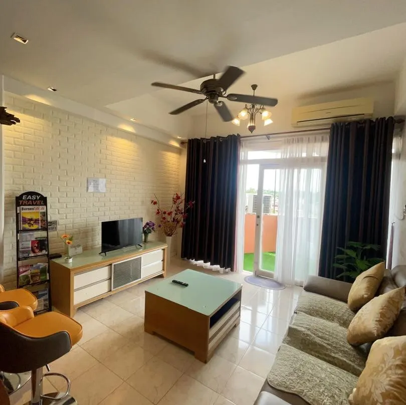Riverbank Suites 306 With Beautiful Riverview - Sarawak