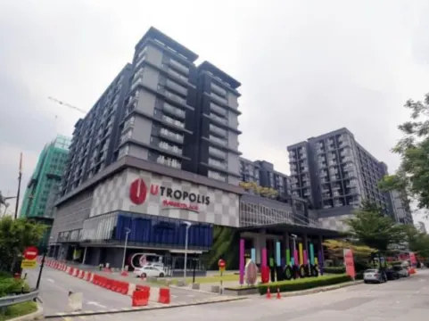 Pool View Geniehome 3br2b Free Wifi @ Shah Alam Glenmarie - Shah Alam