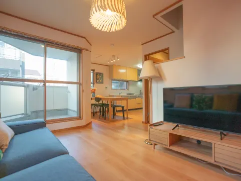 Travel Time・hanazonochō｜direct Train Access To Shinsekai, Namba, And Dotonbori In 5 Minutes - Osaka