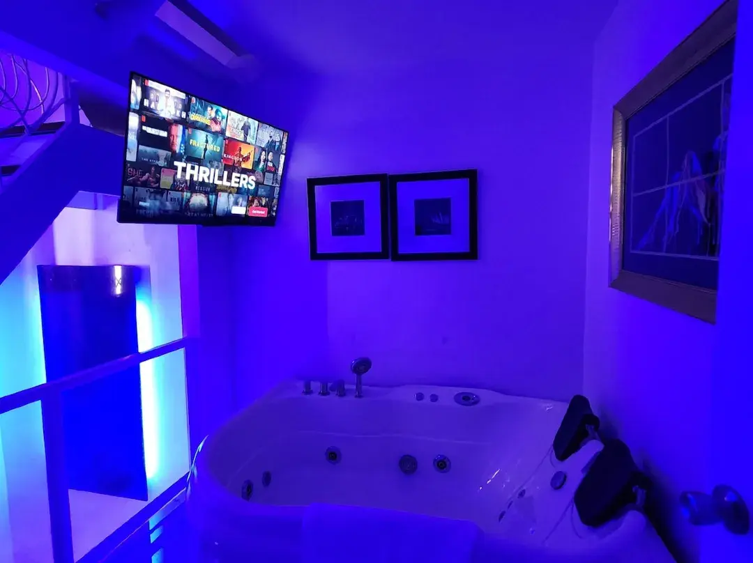 Kandi Suites Luxury 2 Br Private Jacuzzi Free Housekeeping - Angeles