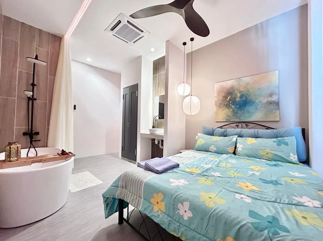Jeff & Ricky Homestay 12pax @121 Sekama Guesthouse. - Kuching