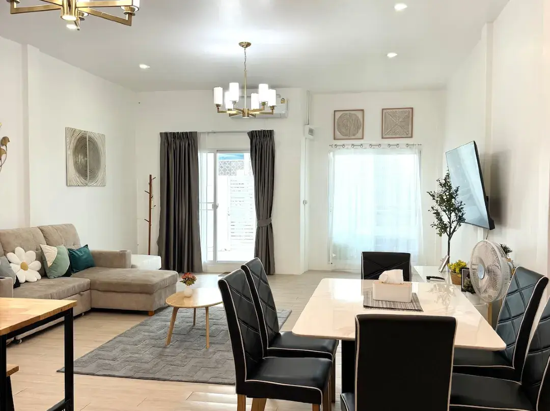 Peaceful Minimal Luxury Villa Near Bts Onnut - Bangkok