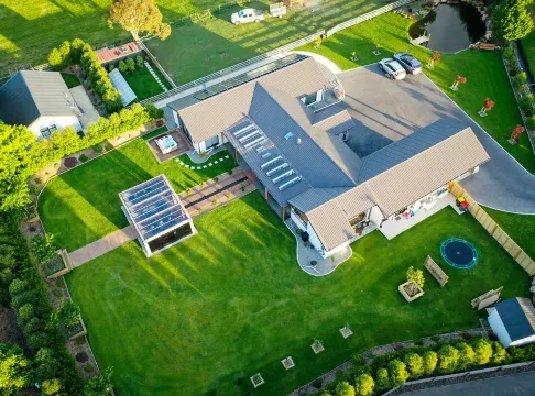 Hamptons - Expansive Luxury Country Escape - West Coast