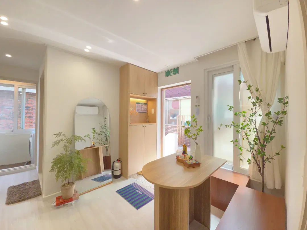 [New] Hongdae Multi-suite | All Queen Beds | 5min Walk - Seoul