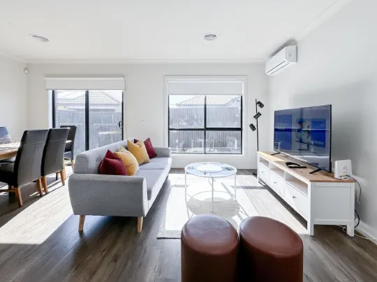 Brilliant Berwick Home Wifi Smart Tv Garage - Clyde North