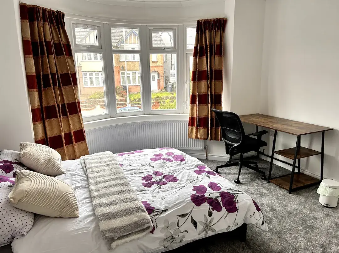 10min To University, Airport Dart & Train Station - Luton