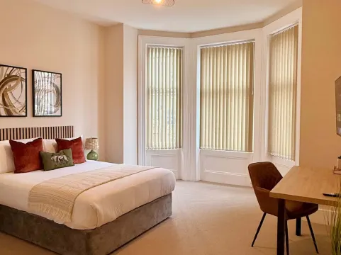 Elegant Family Retreat With Double & Single Bed - Bournemouth
