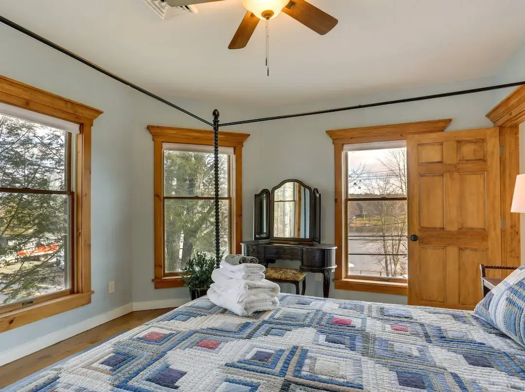 Victorian Lake Oasis | Hot Tub | 30 Min To Skiing - Narrowsburg, NY