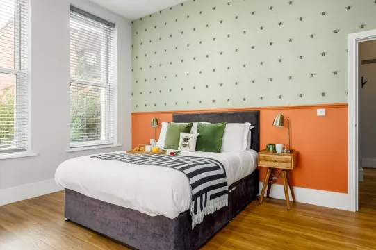 Classy, Coastal 1-bed Apt W/ Free Gym & Wi-fi - Bournemouth