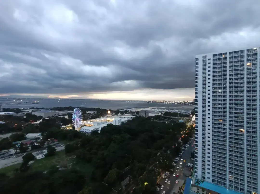 Exceptional View Of Manila Bay Coastline - Manila