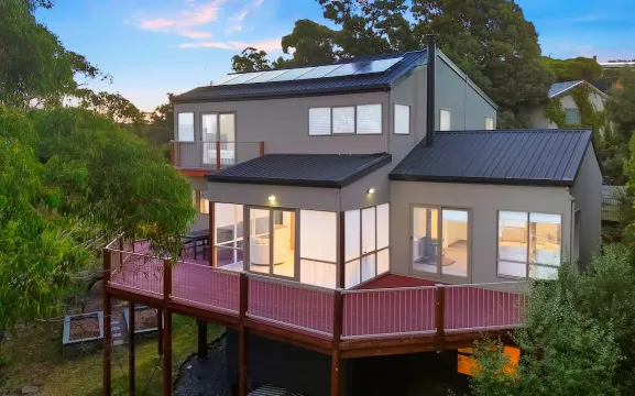 Mountain View House - Riverside