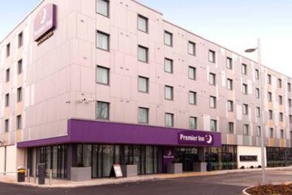 Premier Inn Heathrow Airport Terminal 5 Reviews & Deals- 2021 Photos ...
