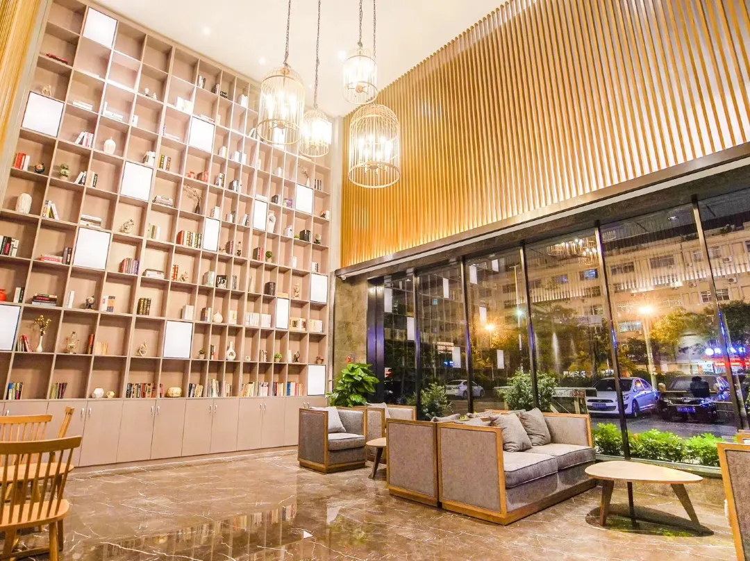 Yijia Bauhinia Hotel - Yangjiang