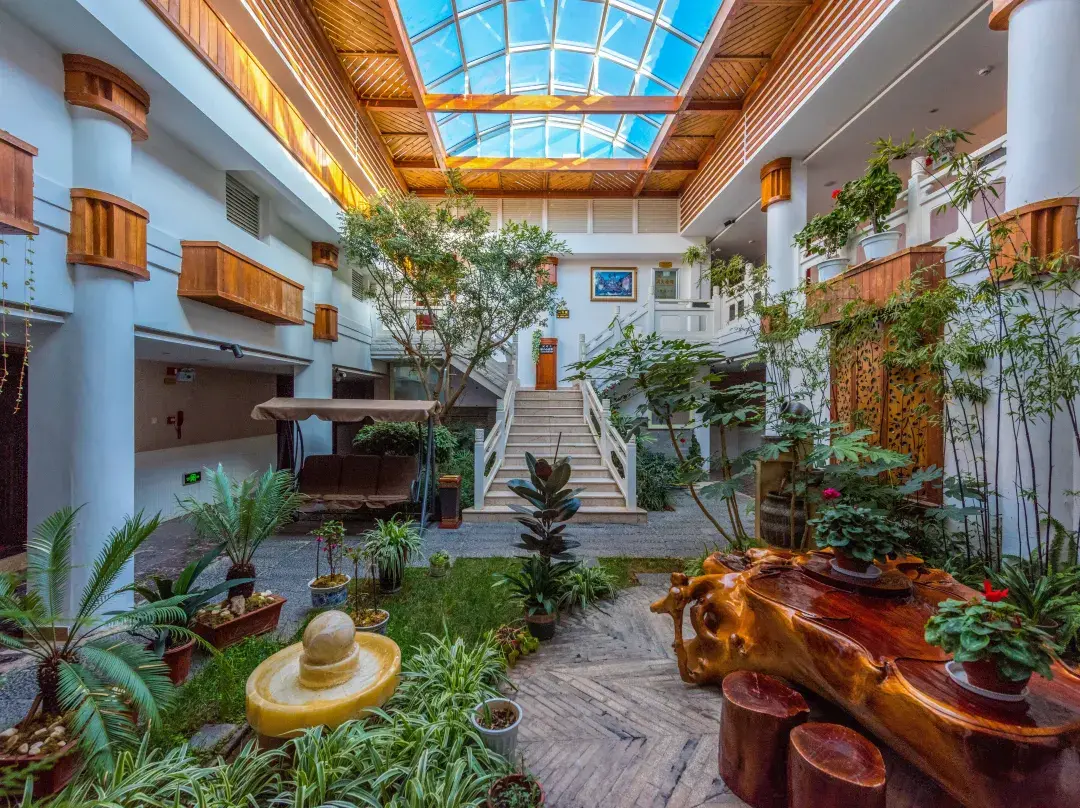 Lijiang Phoenix Health Resort Hotel - Lijiang