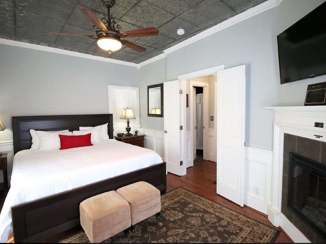 The Dahlonega Square Hotel & Villas - Dahlonega, GA