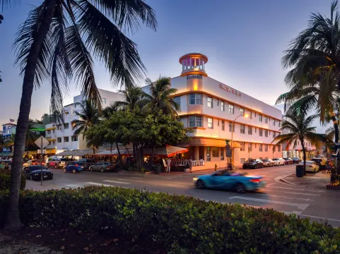 Waldorf Towers Hotel - South Beach, FL