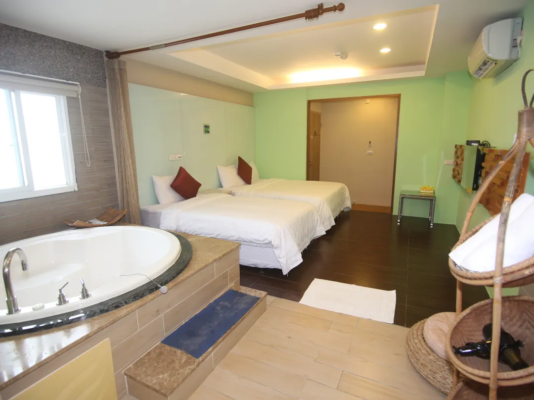 Water Front Hotel - Checheng