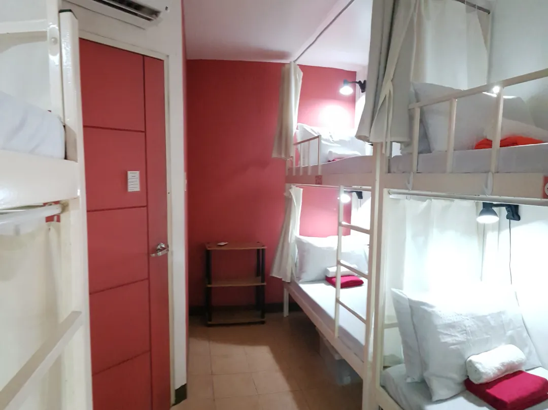 Crossroads Hostel Manila - Makati