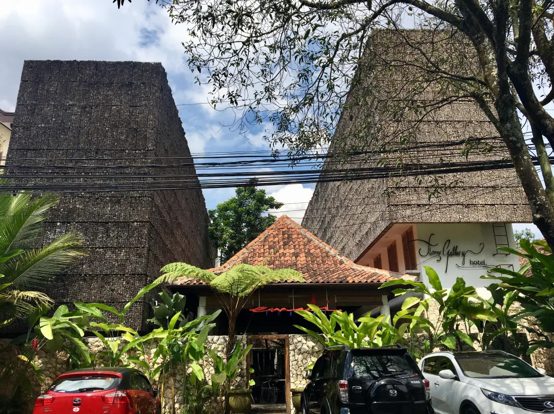 Flores Gallery Hotel - Bandung