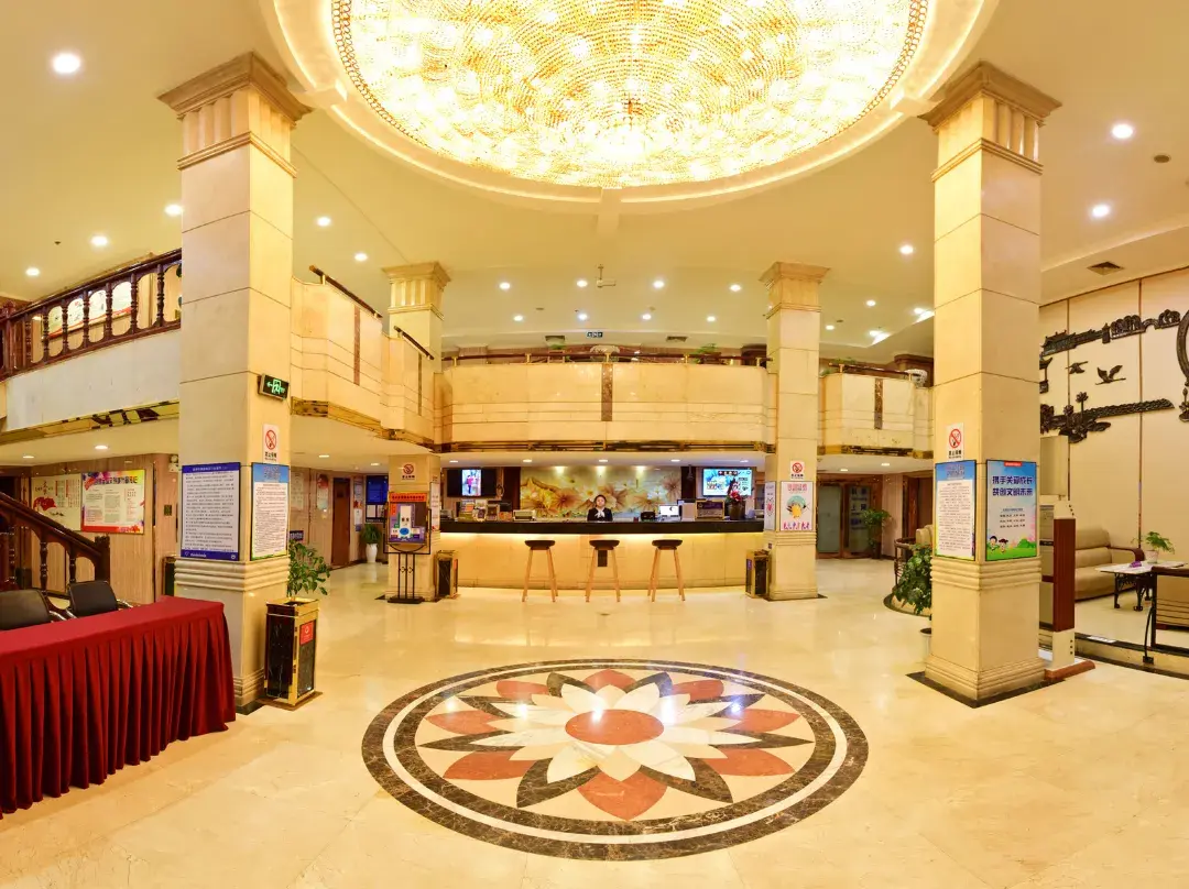 Lotus Hotel - Kunming