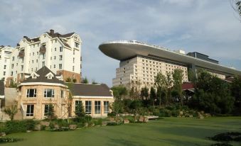 Moonlit Creekside Hotel (Changbai Mountain North Slope Distribution ...