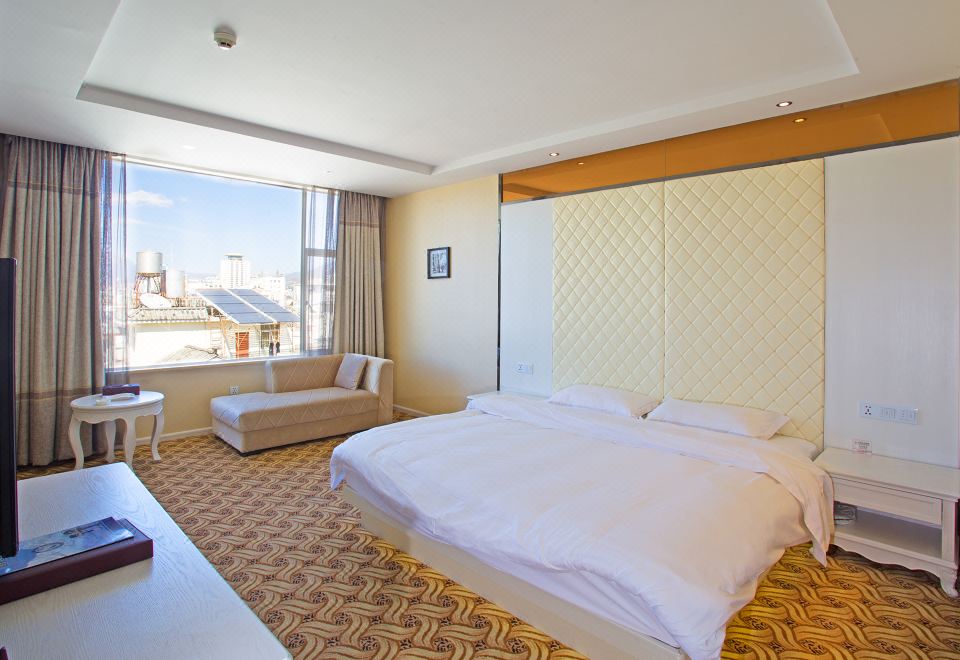 Lijiang Ruijing Grand Hotel(丽江瑞京大酒店), Lijiang - Book with Updated ...