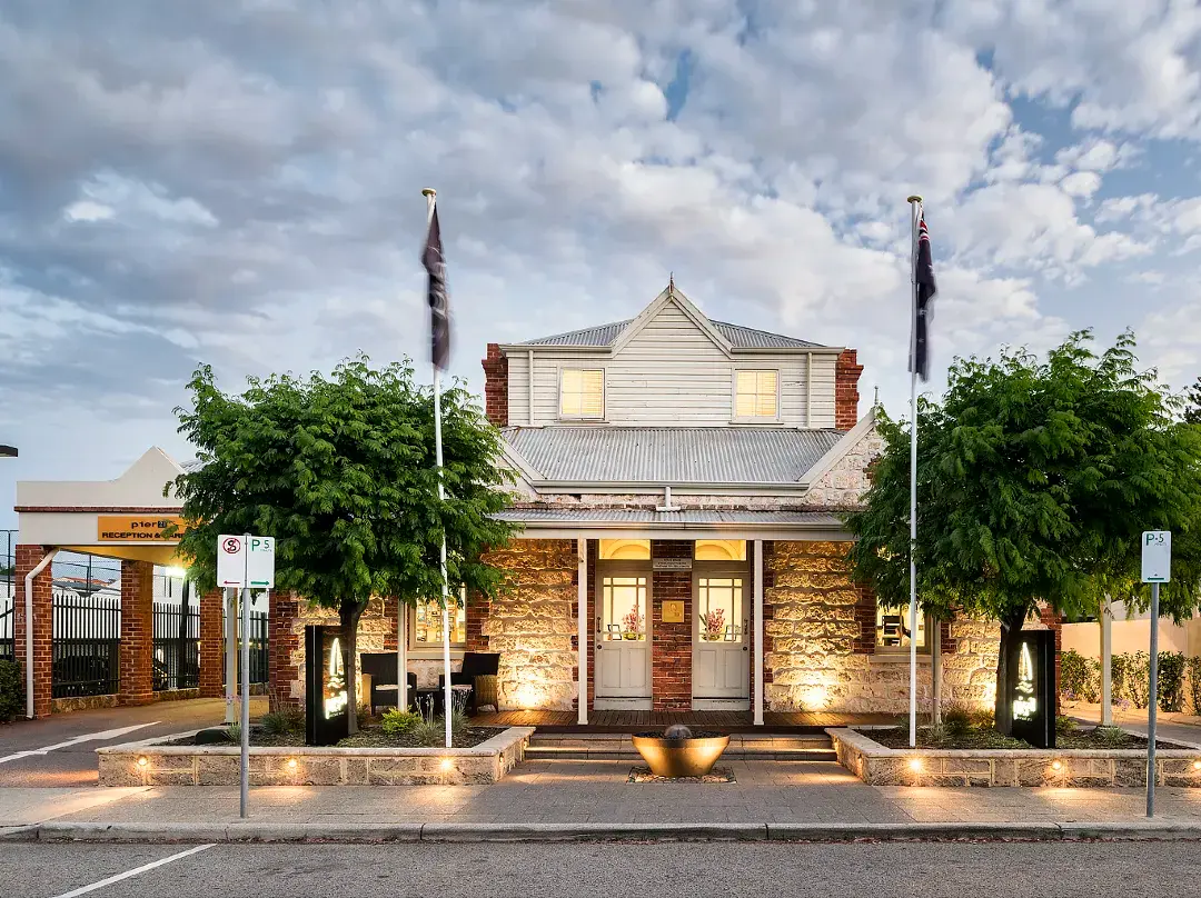 Pier 21 Riverside Apartment Hotel - Perth