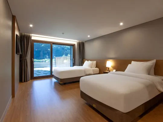 Petro Hotel - Gimcheon-si
