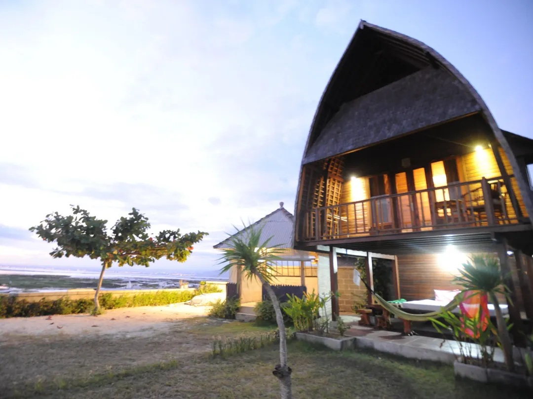 Yogi Beach Bungalow & The Blue Yogi Beach Restaurant - Bali