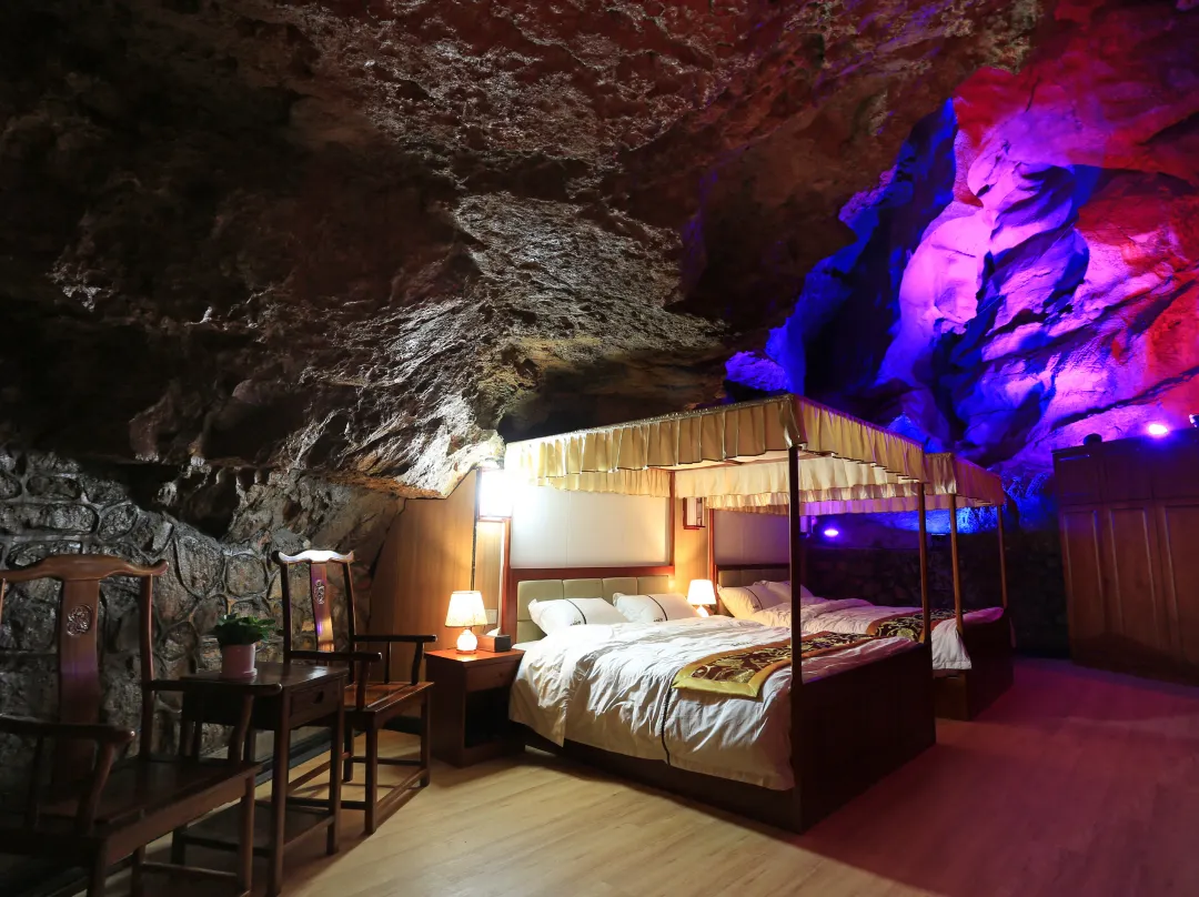 Liyue Cave Homestay - Guilin