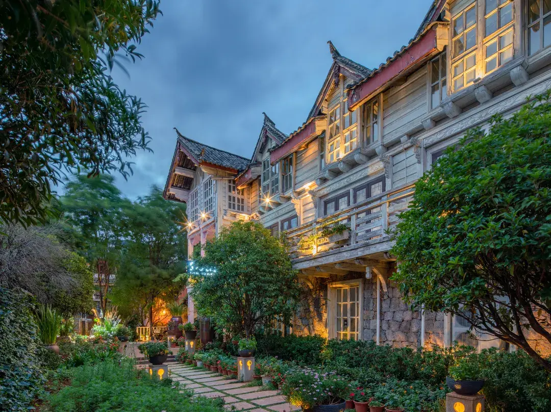 Xinyibao Snow Mountain Designer Mansion - Lijiang