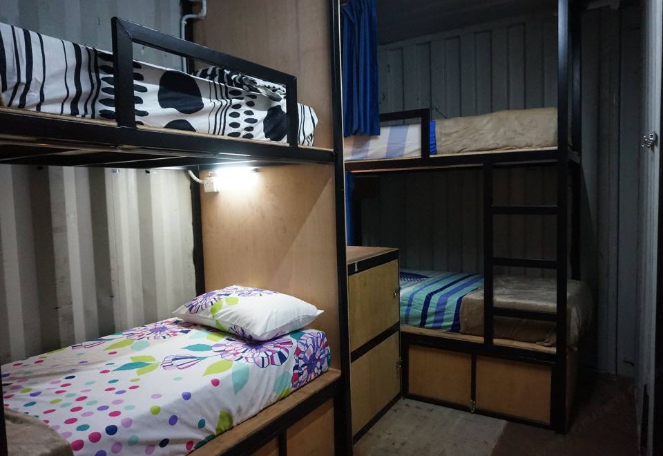 Honey Badger Hut Langkawi - Hostel - ราคาพิเศษ & ดีลสุดคุ้ม 2026 | Trip.com